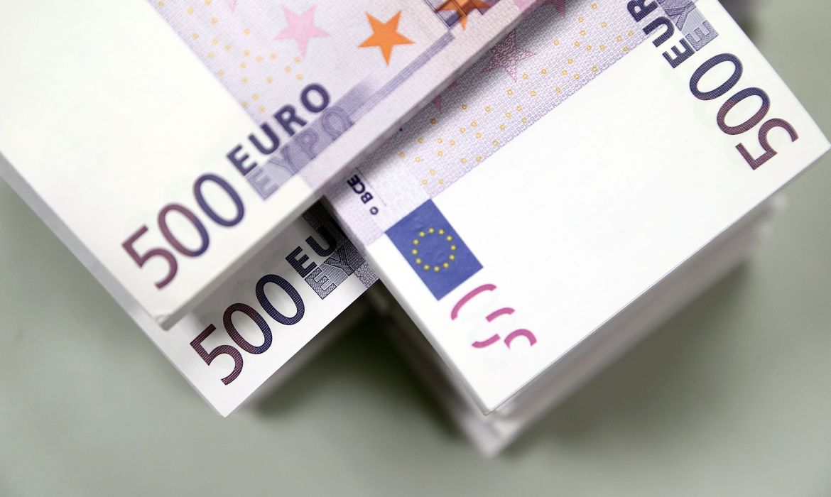Cota o Do Euro Iguala Ao D lar Pela Primeira Vez Em 20 Anos Sapicu cota-o-do-euro-iguala-ao-d-lar-pela-primeira-vez-em-20-anos-sapicu